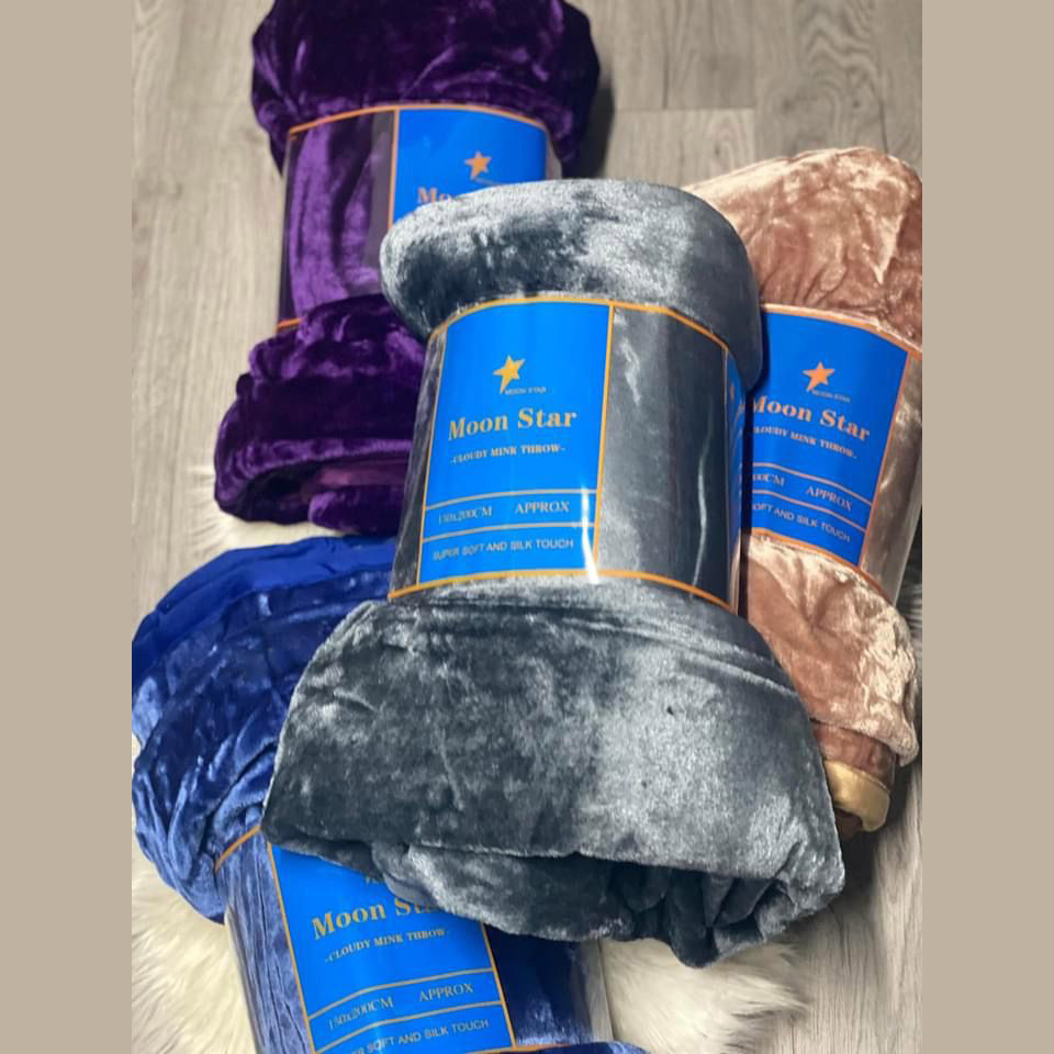 Throws - Wholesale Home Decor